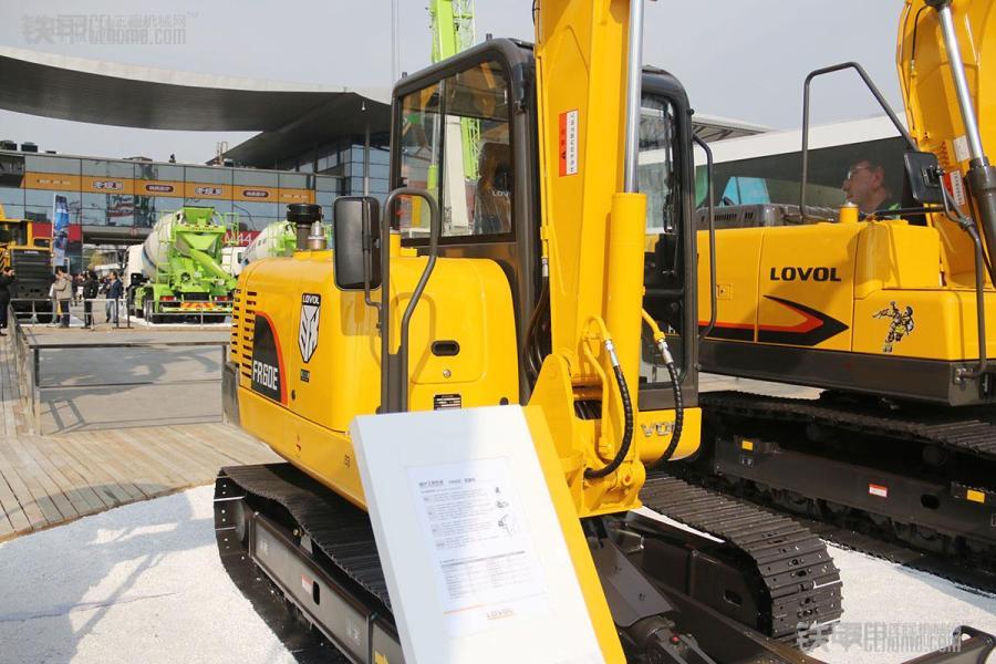 节省燃油6.8%！雷沃FR60E小型挖掘机怎么样？_铁甲工程机械网