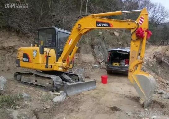 节省燃油6.8%！雷沃FR60E小型挖掘机怎么样？_铁甲工程机械网