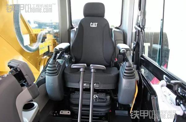 20吨级“土方王” 卡特彼勒320D2GC挖掘机怎么样？_铁甲工程机械网