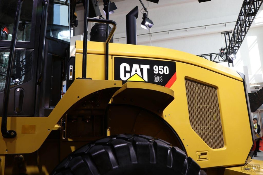 Cat®（卡特）950GC轮式装载机亮相BICES 2017_铁甲工程机械网