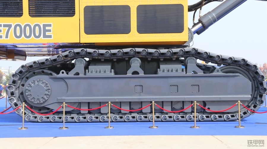 500辆小轿车重！一铲挖50余吨煤！徐工700吨挖掘机成功下线_铁甲工程机械网