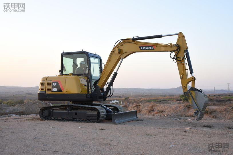 【产品有约】塑造经典 雷沃FR60E_铁甲工程机械网